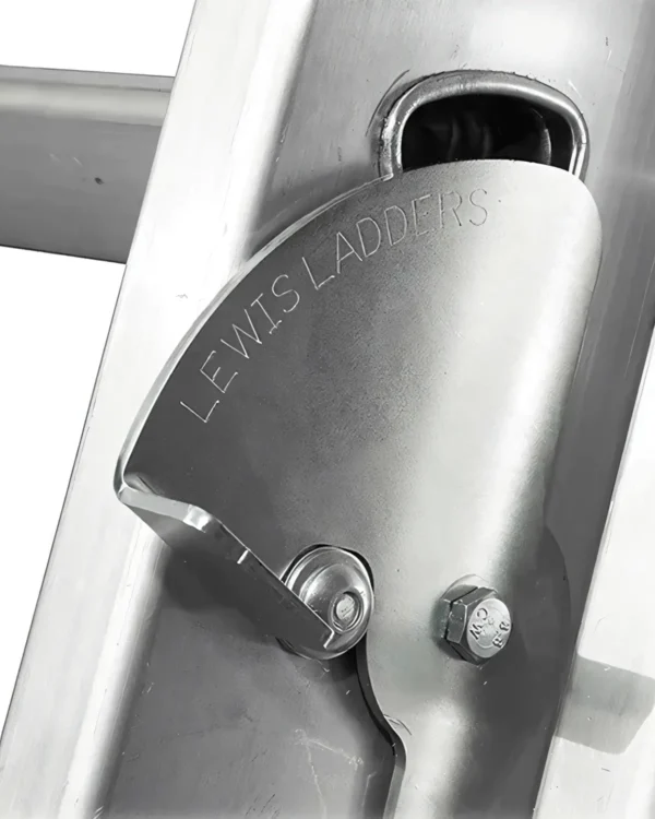 Trade Triple Extension Ladder | EN131 Professional | 150 Kg